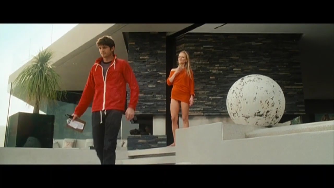 Ashton Kutcher Delivers groceries to Geoff Stirling Jr.