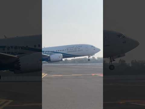 Oman Air TakeOff | Boeing-737 | #shorts #trending #viralshorts #boeing #aviation #oman #takeoff