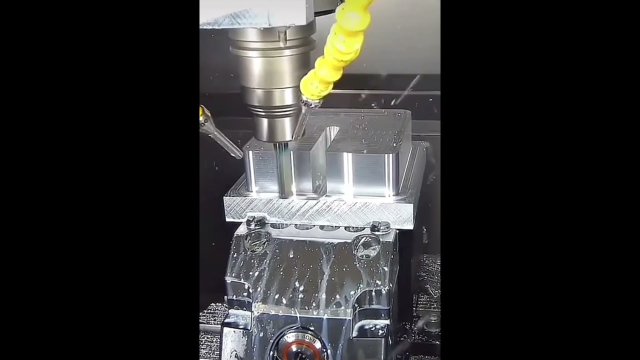 Super cool CNC machining! Violent milling of aluminum alloy!