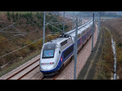 Watch a Jet 'Race' a High-Speed Train