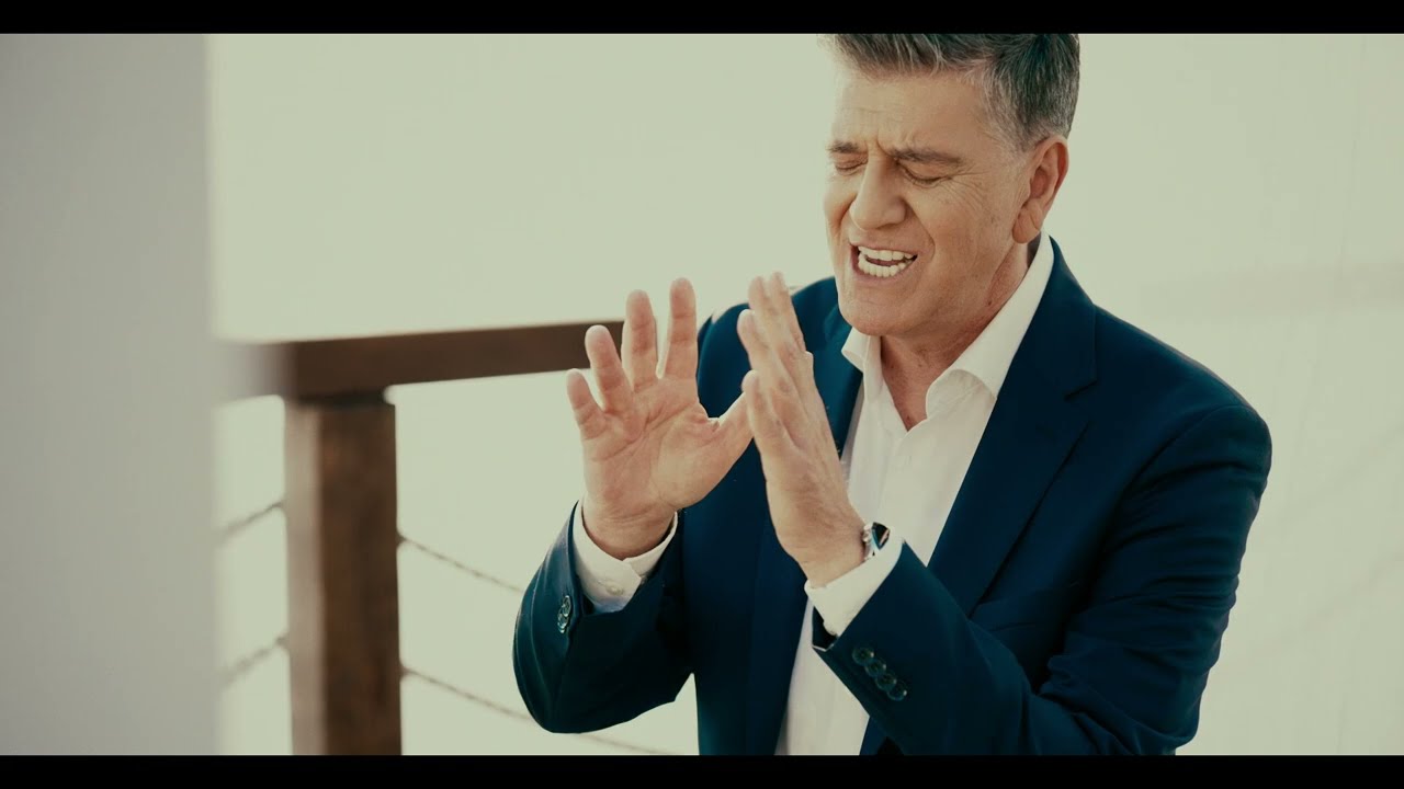 Takni Me Nogon Ispod Lancuna by Klapa Rišpet from Croatia | Popnable