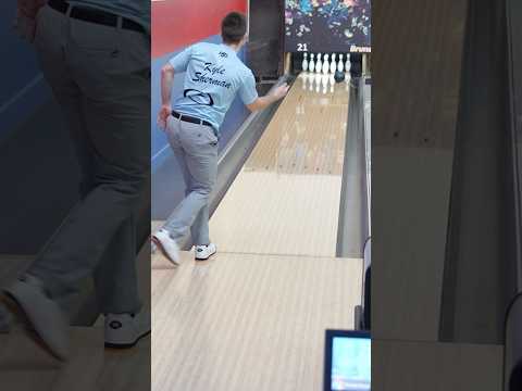 When your bowling ball is making this shape π₯π³