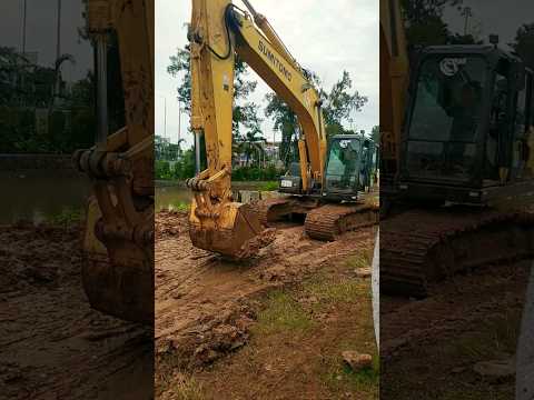 Watch the Sumitomo SH210 excavator movie digger in action part 2. #shorts