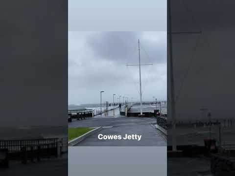 GALE FORCE WINDS CUT POWER AND PHONES AT PHILLIP ISLAND, AUSTRALIA