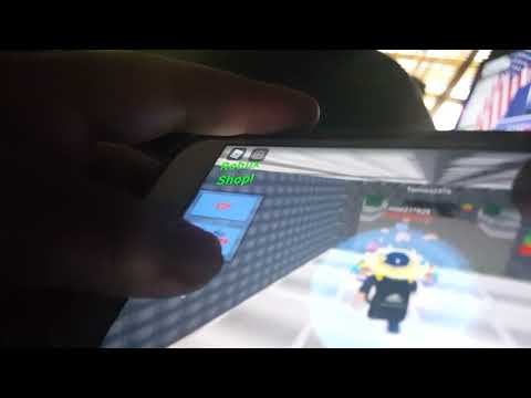I play Roblox survive Slenderman in Area 51 hope you guys enjoy the video