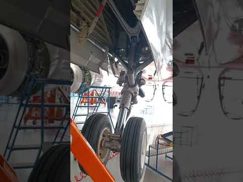 Airbus A320 Nose landing gear extension