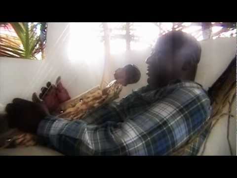 GABON : NgoMBi : MBoka plays l'arp