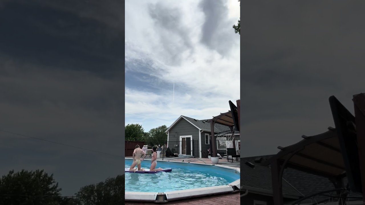 POOL DAY WITH THE SQUAAADDDD!!