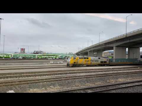 GO Train Ride along- Lakeshore West: Union to West Harbour (4K 30fps)