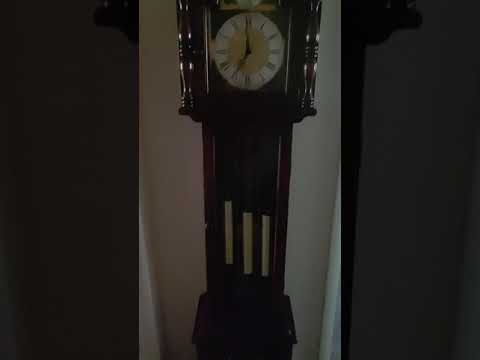 Ridgeway Tempus Fugit Grandmother Clock Westminster Chime
