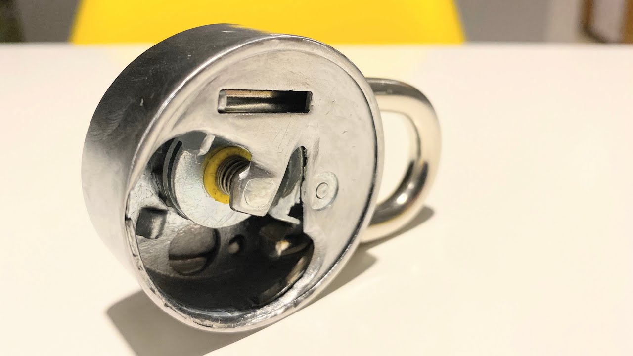 Master Lock 1500T Combination Padlock: Functional “Cutaway” for Inside Look