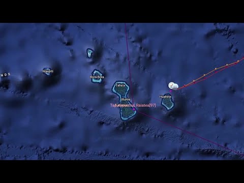 Hokulea facing weather during voyage to reach Raiatea