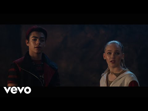 Milo Manheim, Meg Donnelly, Chandler Kinney, Kylee Russell, Freya Skye ...