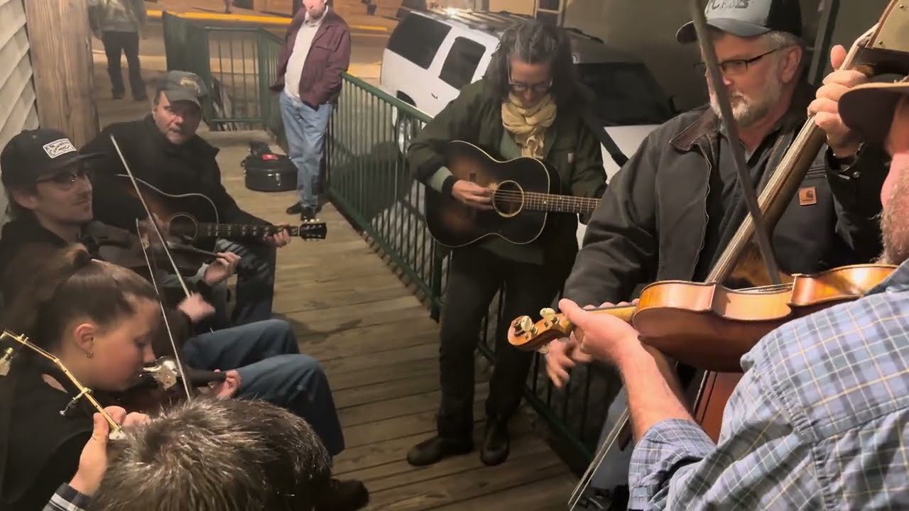 John Browns Dream - Old Time jam @FloydCountryStore  (Outside) #oldtimemusic