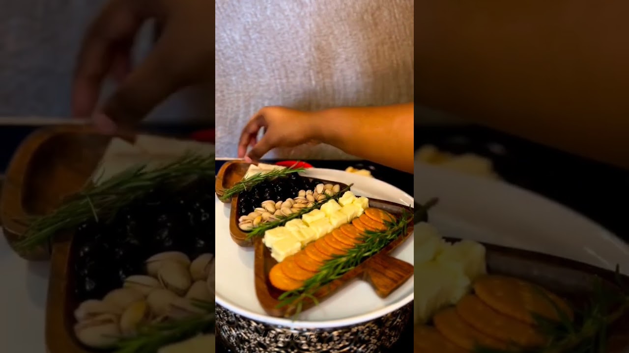 📍 Christmas tree charcuterie board