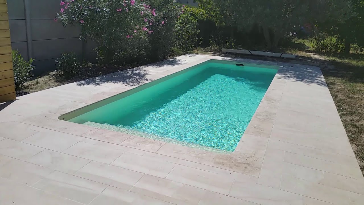 Plage de piscine en grès céram