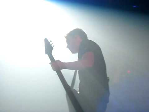 ryan peake playing guitar