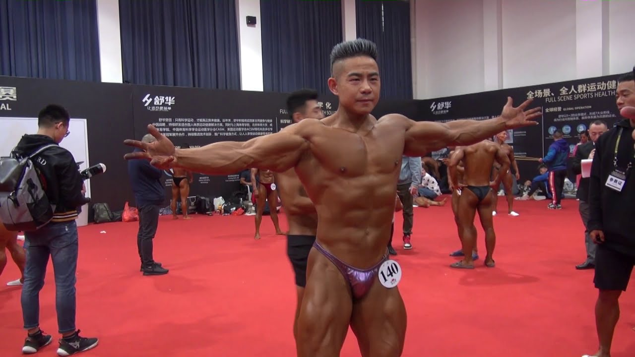 China bodybuilder backstage, 2019 Dec
