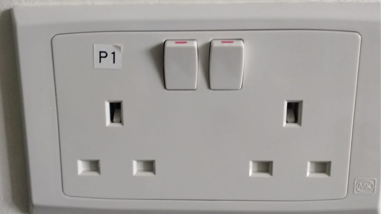 Ireland Plug: The BEST Travel Adapter for Ireland