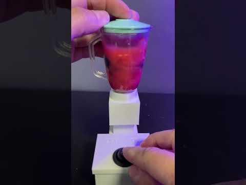 World’s Smallest REAL Blender - making smoothies for viewers