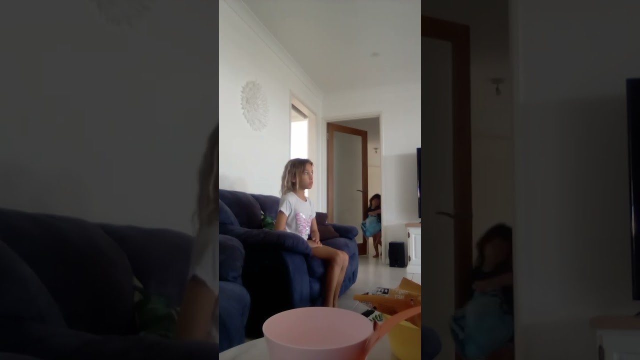 i want to cross my legs