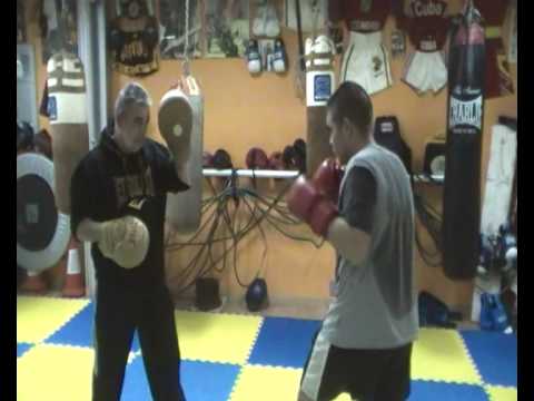 BOXEO LA IMPORTANCIA DEL TRABAJO CON LAS MANOPLAS PARA UN BOXEADOR ...