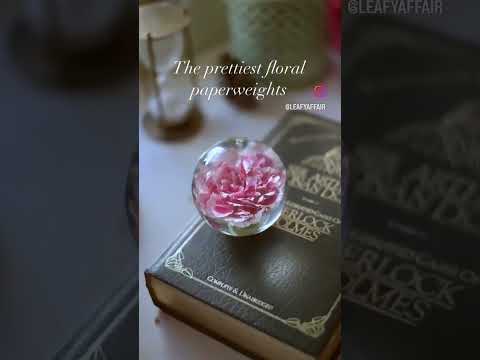 Floral paperweights 🌻 #botanical #floral #jewellery #stationery #paperweight #leafyaffair