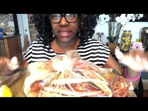 Battle of Snow Crab Or Dungeness Crab