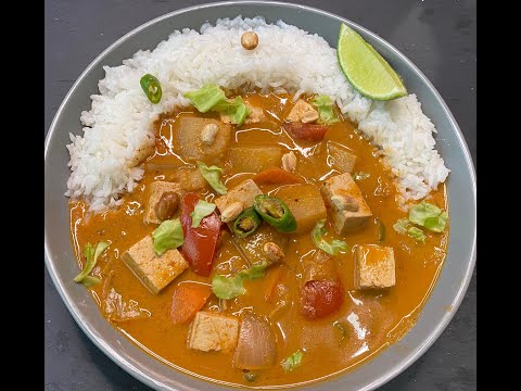 THAI MASSAMAN CURRY || Vegetarian Medley by Madhavi
