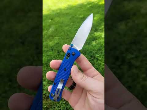 Benchmade Bugout pocket knife s30v blade blue handles 🗡