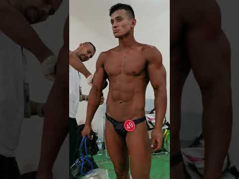 Putting Pro Tan Bodybuilders #shorts