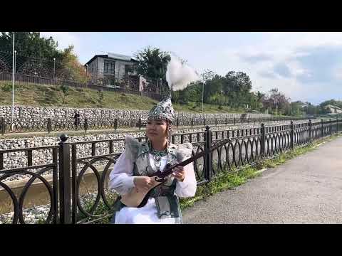 Authentic Kyrgyz Komuz Traditional Musical Instrument from | Reverb