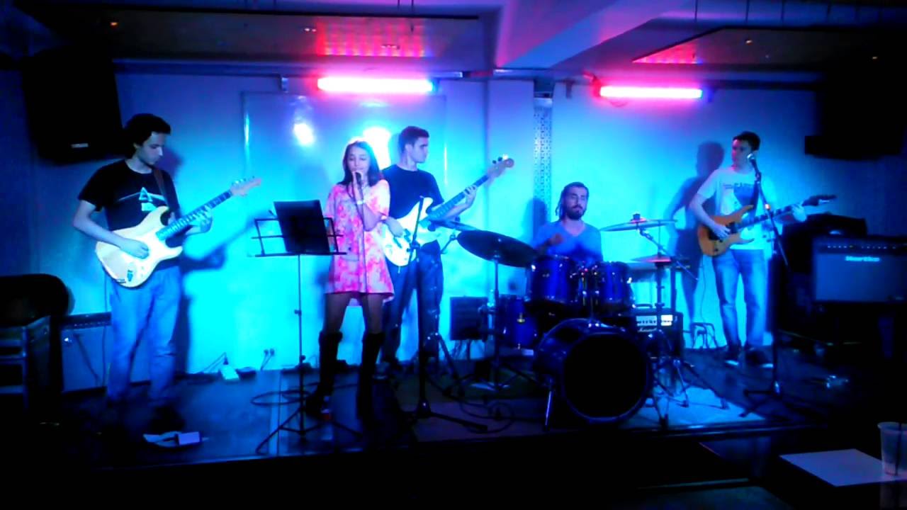 Cover de Warrant - Sometimes She Cries