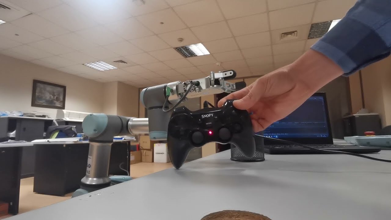 Universal Robot UR3 Control by Joystick and Python