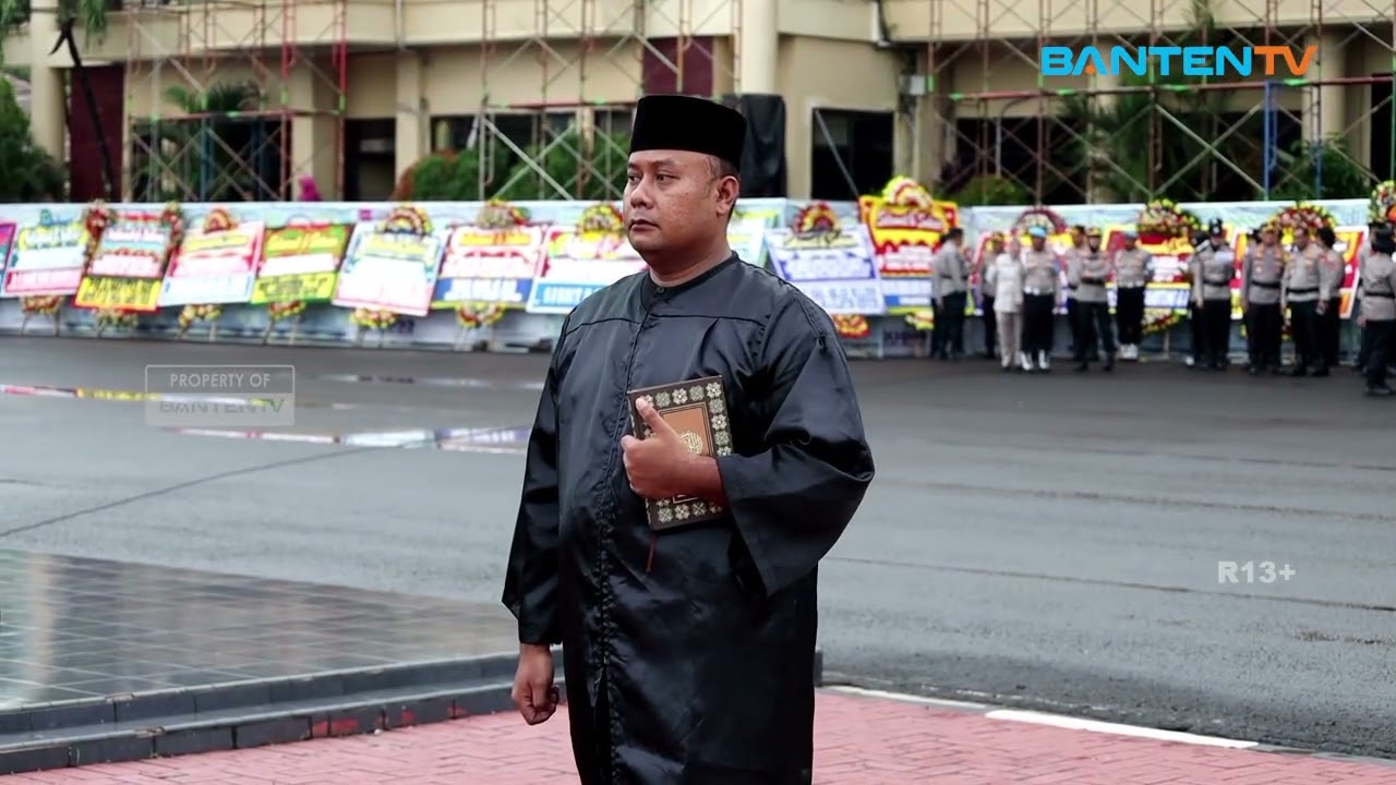 KAPOLDA BANTEN PIMPIN UPACARA SERAH TERIMA JABATAN