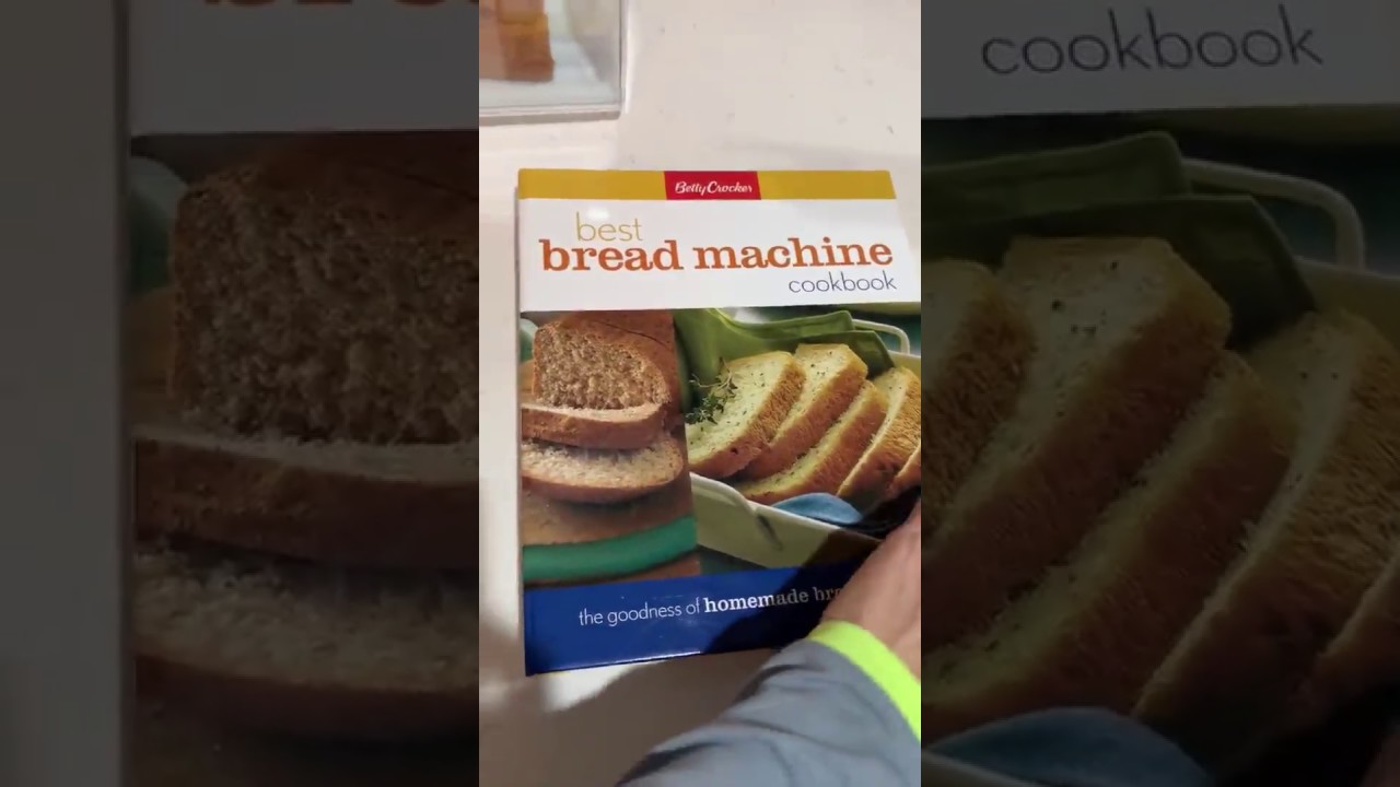 Betty Crocker Best Bread Machine Cookbook Review, Affordable book, easy to follow recipes, and perfe