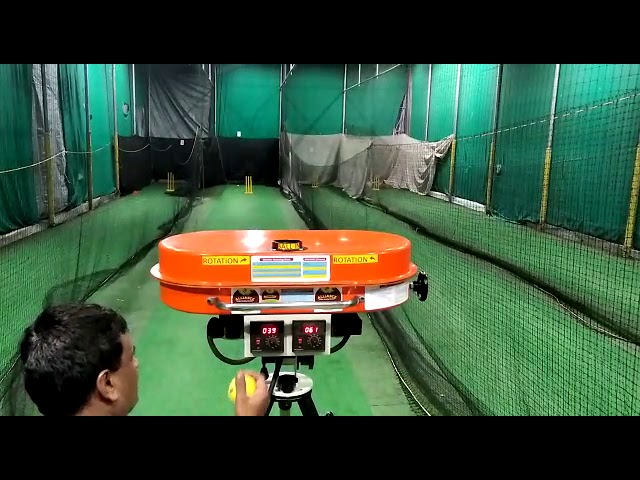 Cricket bowling Machine - Automatic Cricket Bowling Machine ...