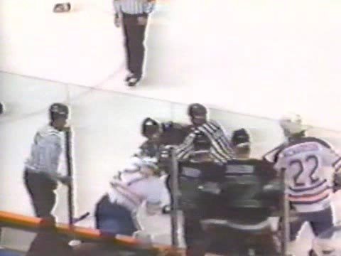 Shane Churla vs Scott Mellanby Oct 28, 1992
