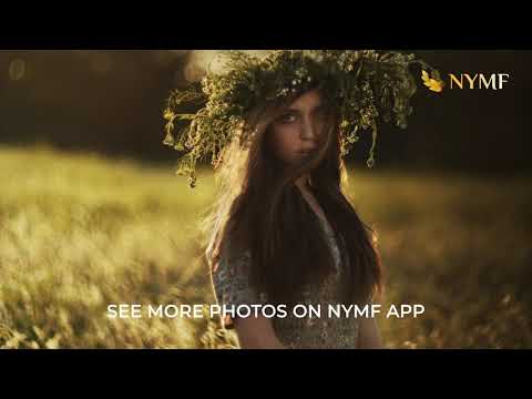 Hundreds of original photos by the world-famous photographer on NYMF App