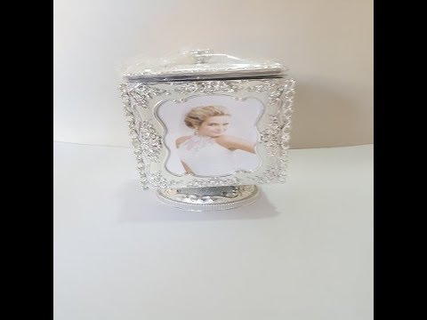 CUBE ROTATING MUSIC PHOTO FRAME WITH 4 PHOTOS