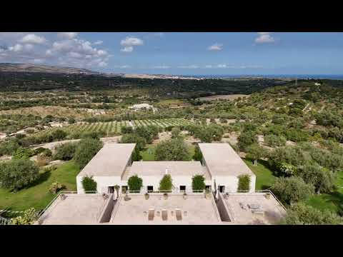 A design masterpiece estate with views on Noto