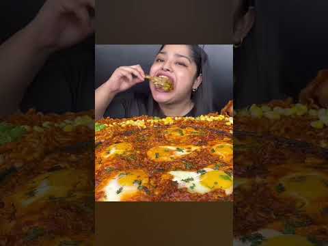 EATING SPICY CHICKEN LEG PIECE WITH NOODLES #mukbang #eatingshow #food #asmreating #chickenlegpiece