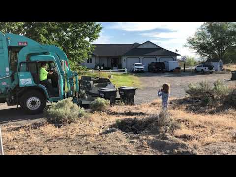 Pay it forward, garbage truck driver snack giving! Basin Disposal West Richland.