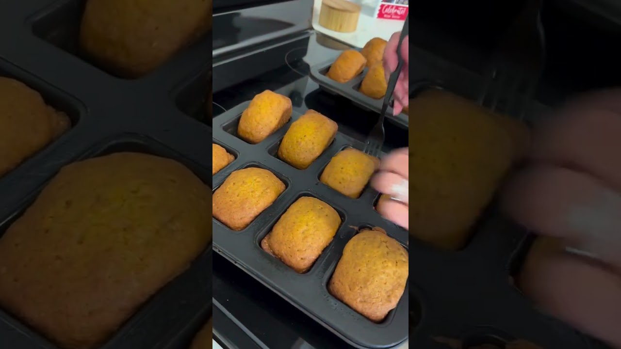 It's the best recipe for Pumpkin Bread! Have you tried it? The recipe is below!
