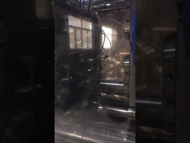 Horizontal Plastic Injection Molding Machine - Door Magnet Catcher ...