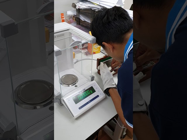 Analytical Balances - Mettler Semi Micro Balance MS105DU Trader ...