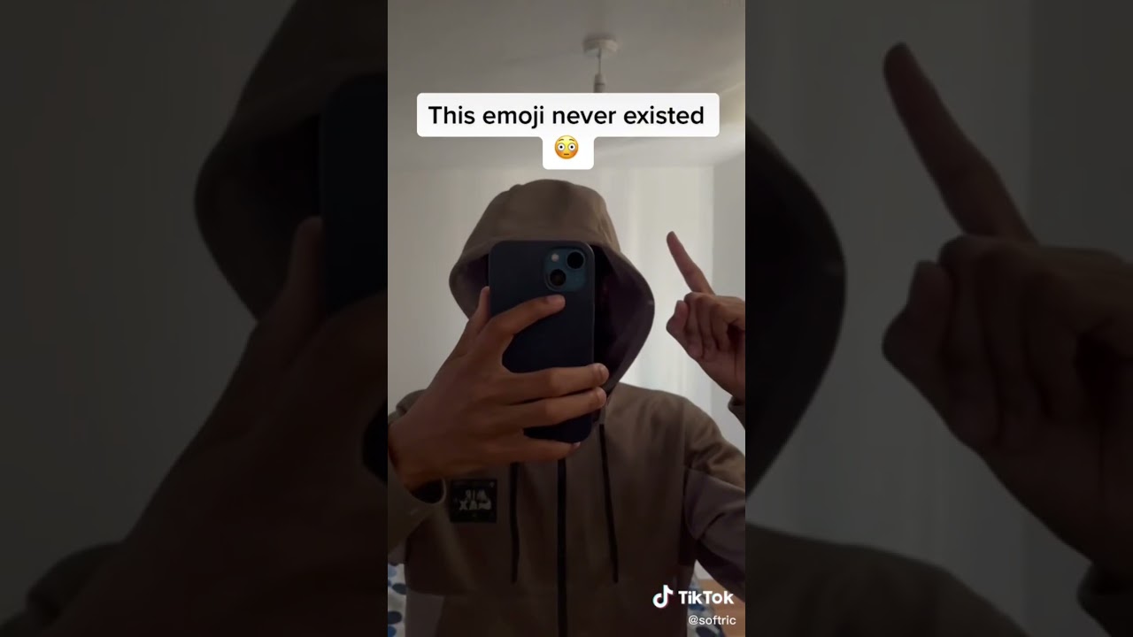 This emoji never existed 😳 #shorts