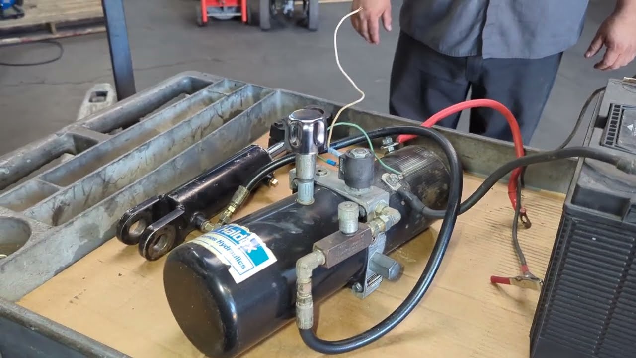 Haldex Barnes 12V DC Hydraulic Pump 220 0727 12 VDC 1 Gallon Reservoir