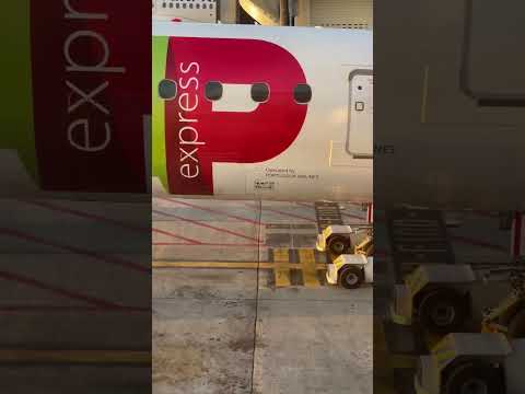 Embraer 190 TAP Express operated by Portugalia #lisbonairport