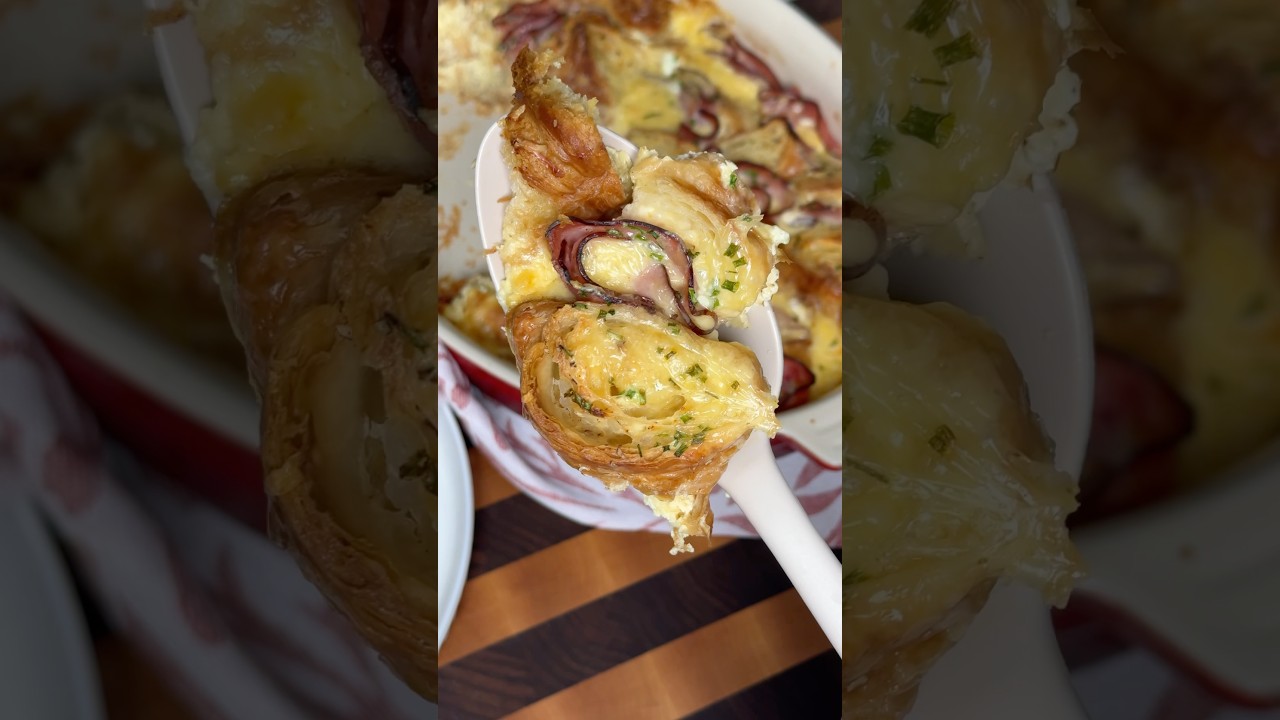 You NEED to try this Ham & Gouda Croissant Casserole! #recipe #breakfast